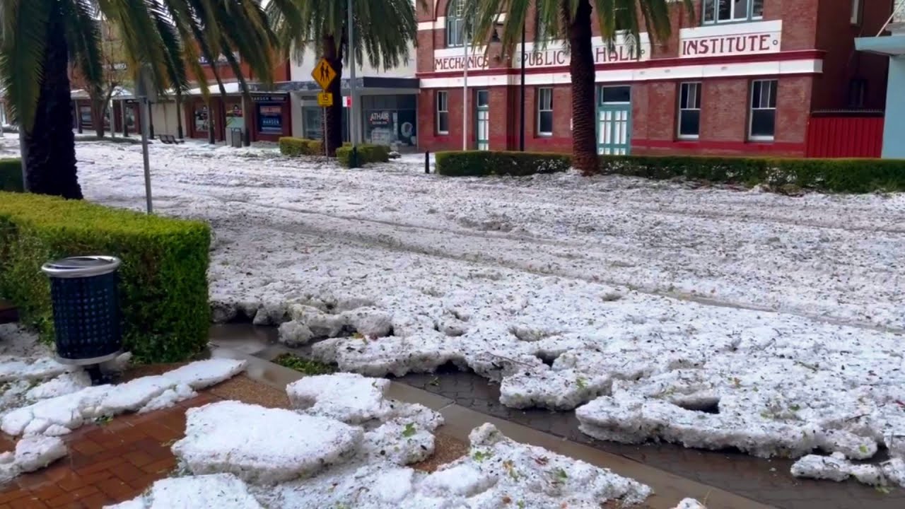 Australia is under attack by a powerful storm - YouTube