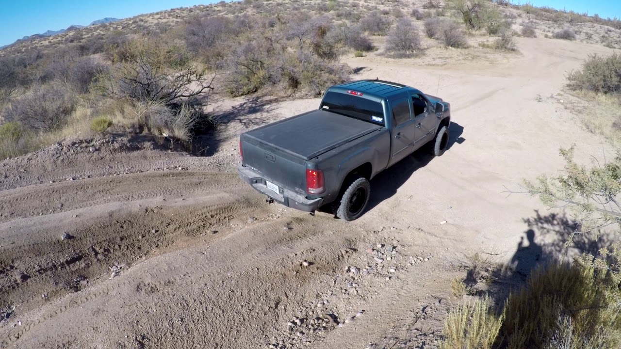 OFFROADING IN THE DESERT! - YouTube