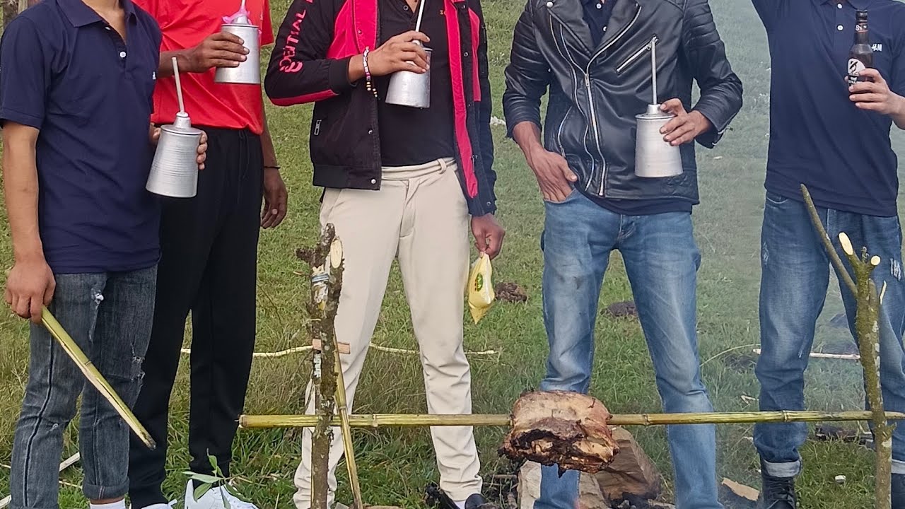 Barbeque in himal fedhi - YouTube