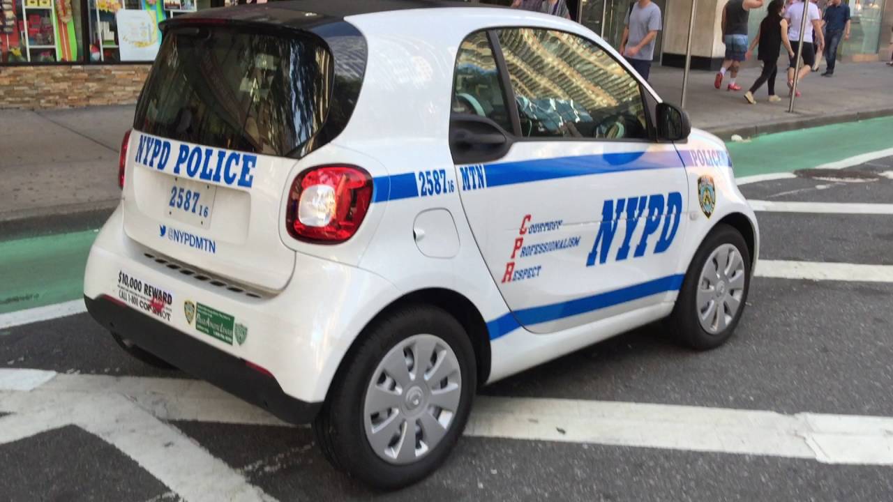 QUICK WALK AROUND OF THE BRAND NEW 2016 NYPD SMART CAR UNIT ON 8TH AVE ...