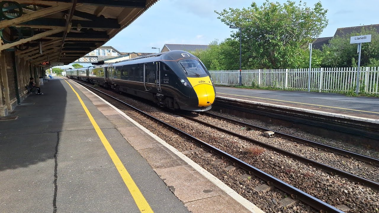 epic tones at Llanelli with lots TfW 153s,150s,158841,175s,Northern ...