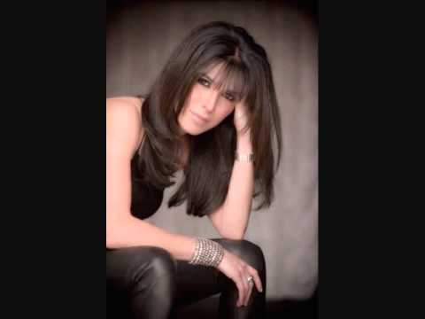 Aynpes Uzum Em by Robert Amirkhanian feat Maria Amirkhanian - YouTube