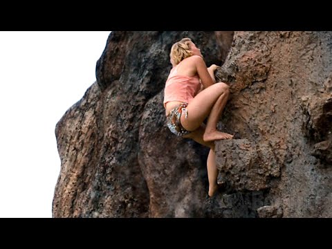 Elle tombe, elle meurt | Old | Extrait VF