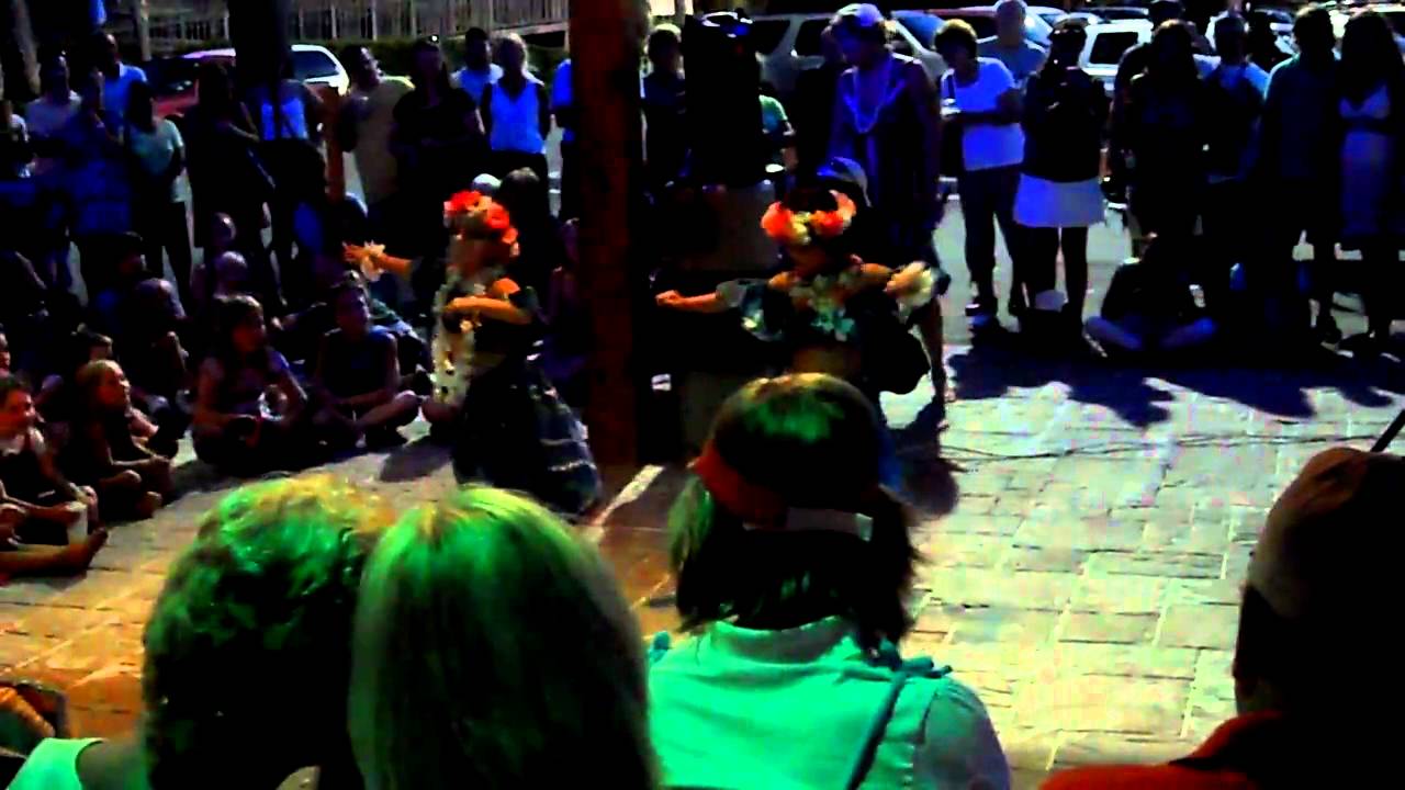 Kaholo ft Nanea and Kylie (August '10) - YouTube