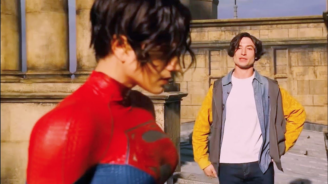 THE FLASH : Supergirl Destroys Wayne Manor By A Spit, "The Flash Saves ...