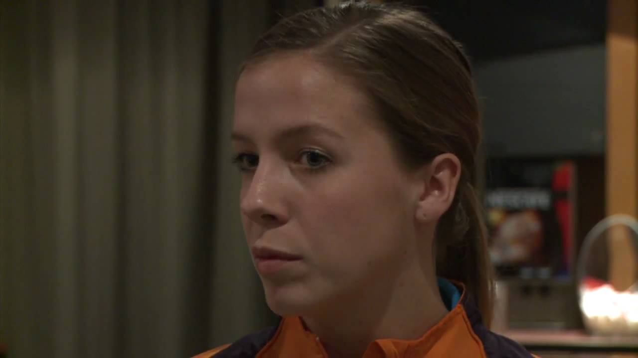 Suzanne Struik op weg naar EK Korfbal 2010 - YouTube