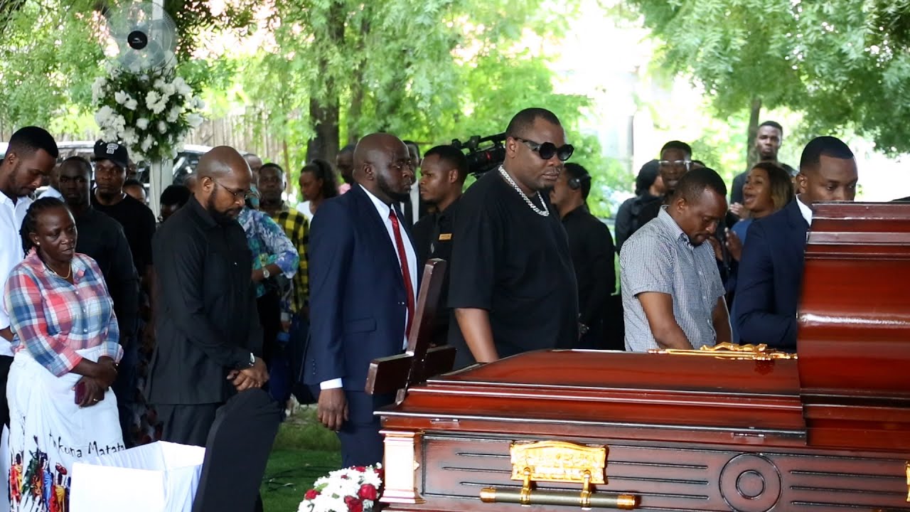 VILIO NA SIMANZI VYATAWALA WASANII WAKIUAGA MWILI WA MAREHEMU ZUCH ...