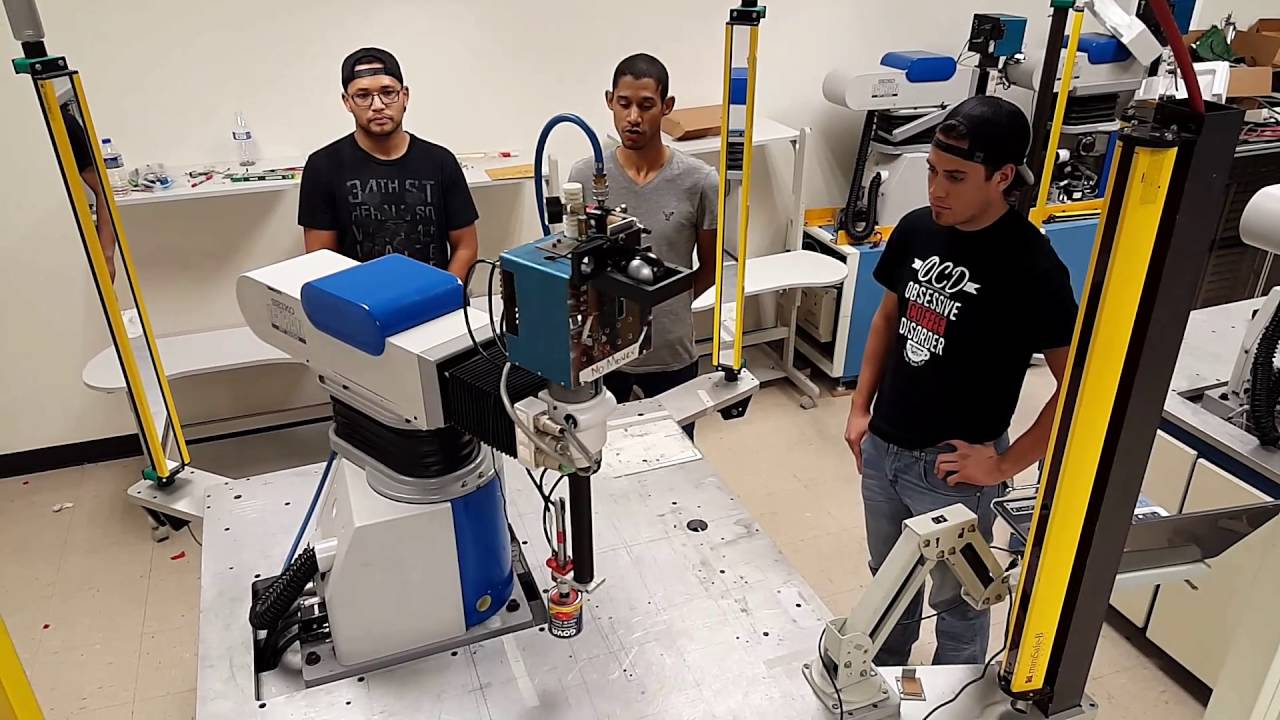 Motorola Seiko Cylindrical Robot - YouTube