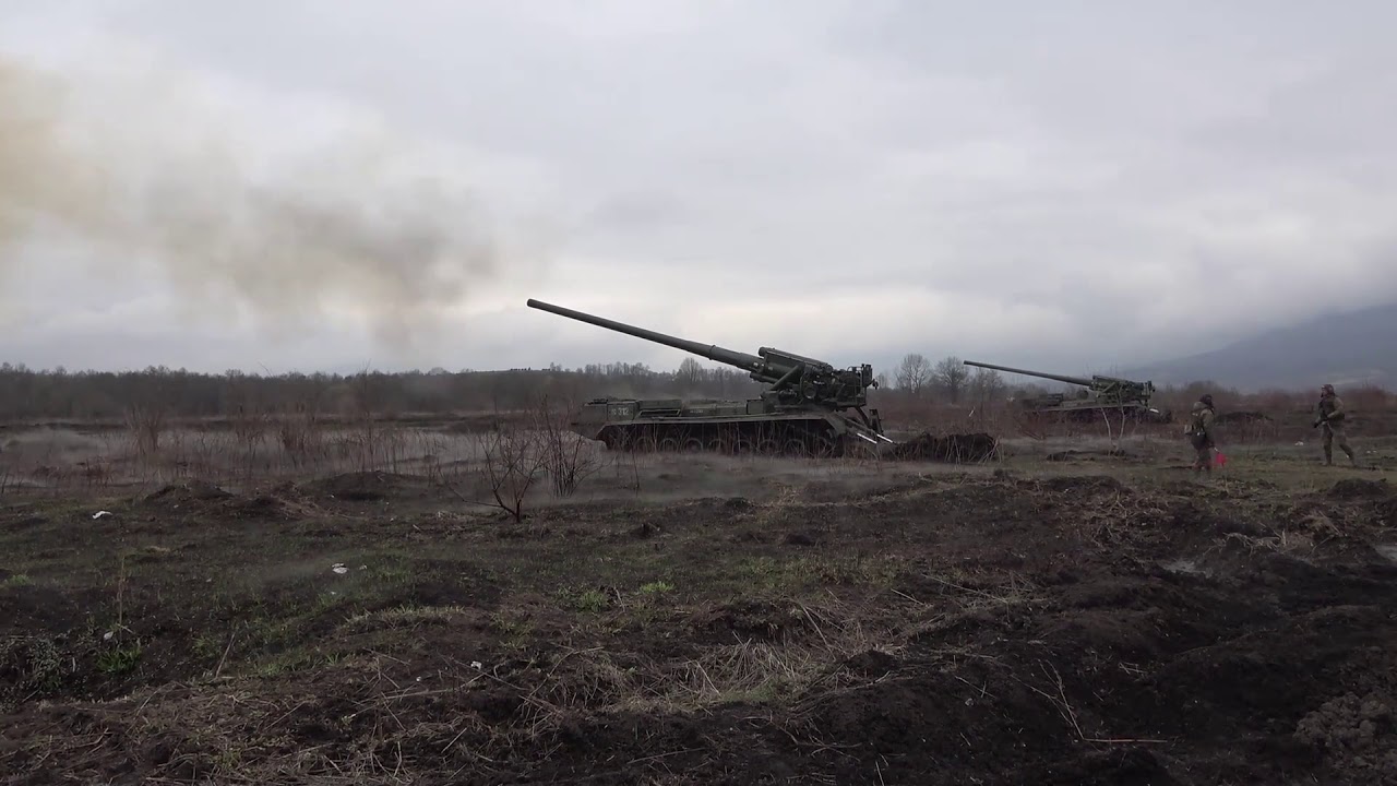 Russian Artillery 2S4 Tulip and 2S7 Pion self-propelled artillery live ...