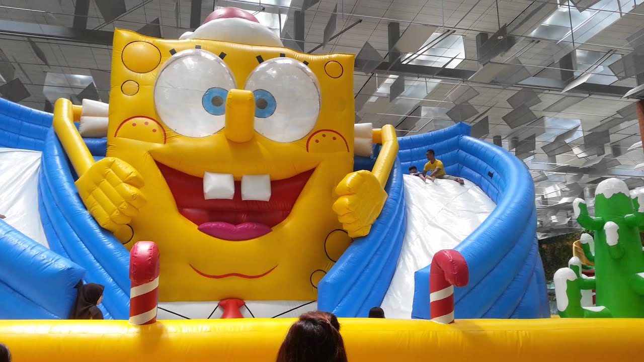 Singapore Changi Airport 2013 SpongeBob inflatable playground - YouTube