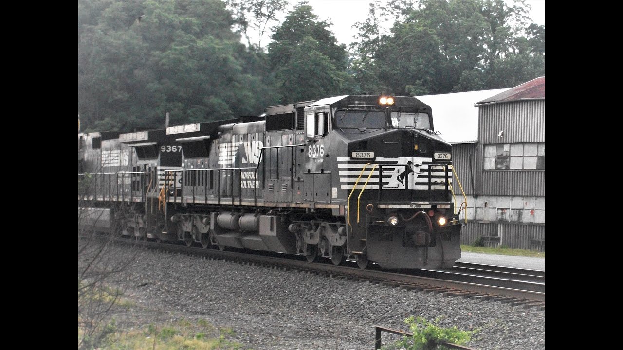 Train Horn Compilation: 2009 Rewind - YouTube