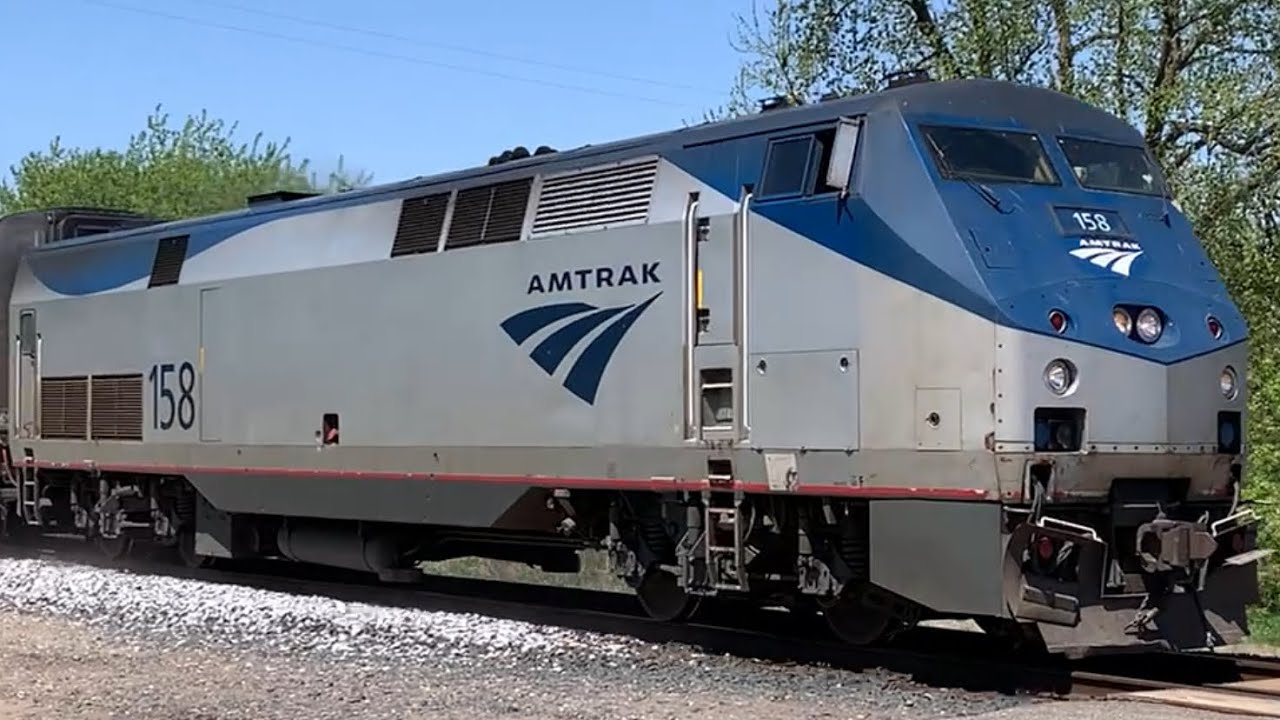 Amtrak 158 leads Borealis with AWFUL K5L - YouTube