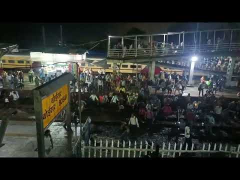 Boisar Railway station full crowd