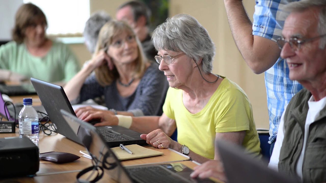 GET F+IT - Helping older people to buildconfidence using computers ...