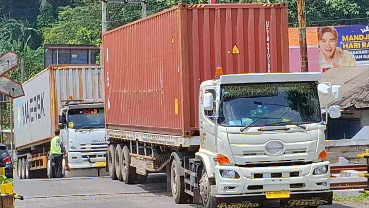 Mobil truk tronton besar truck container truck tangki bbm pertamina ...