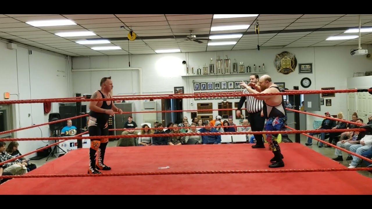 Dexter Alexander vs Freddy - YouTube