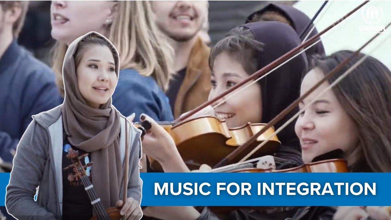 Refugee children play music for integration - YouTube