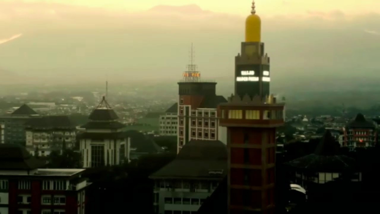 Masjid raden patah universitas brawijaya dan suasana kota malang - YouTube