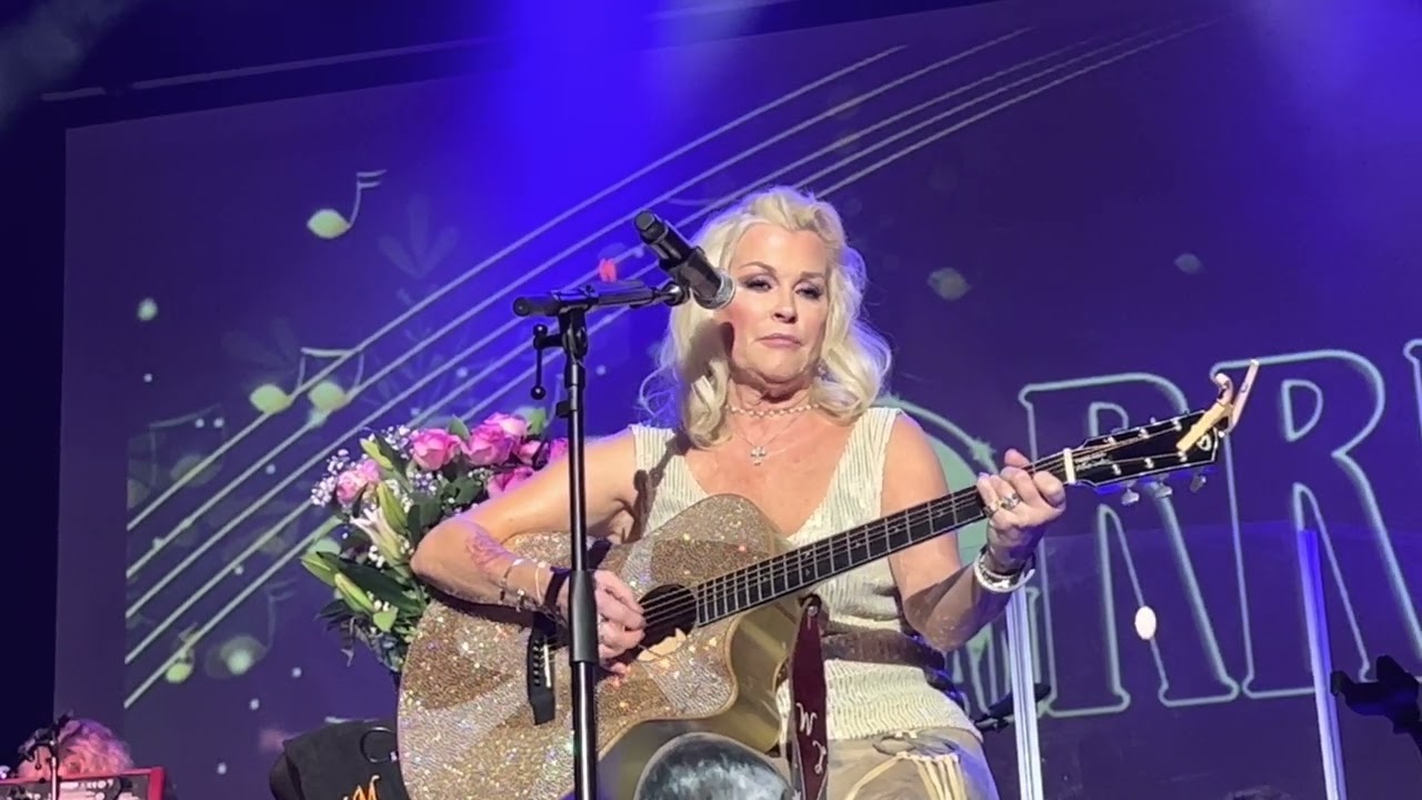Lorrie Morgan / Don’t Close Your Eyes - YouTube