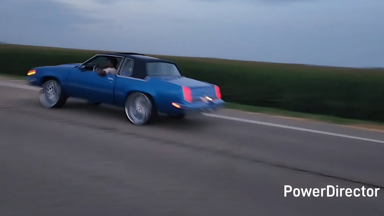 BLUE ICE CUTTING UP - YouTube