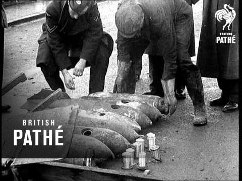 Down Came A Raider - Bombs And All (1940) - YouTube