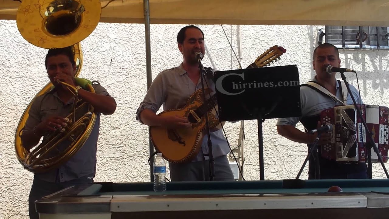 Dos Jovenes Muchachos con Tuba - Los Chirrines del West Side Cancionde ...