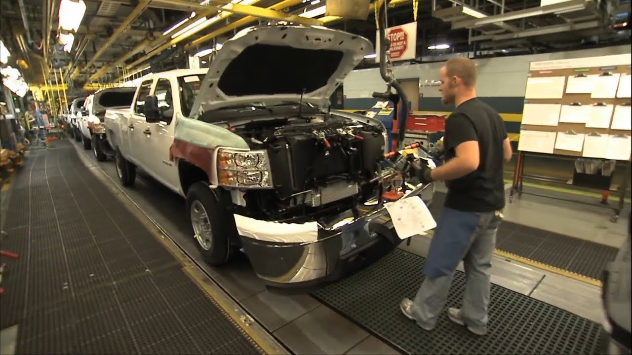 How can autoworkers fight back against unsafe working conditions? - YouTube