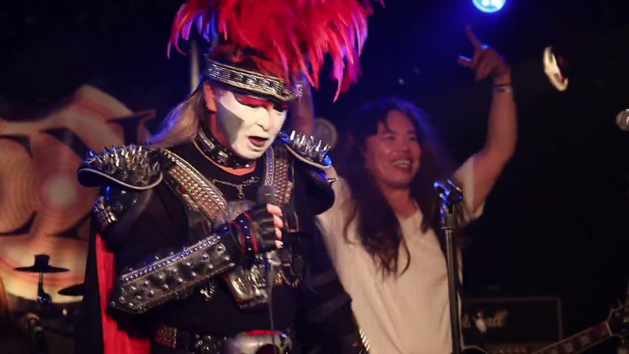 R693 ＋デーモン小暮（閣下）コピバン（(笑)）桐生VAROCK ライブ - YouTube