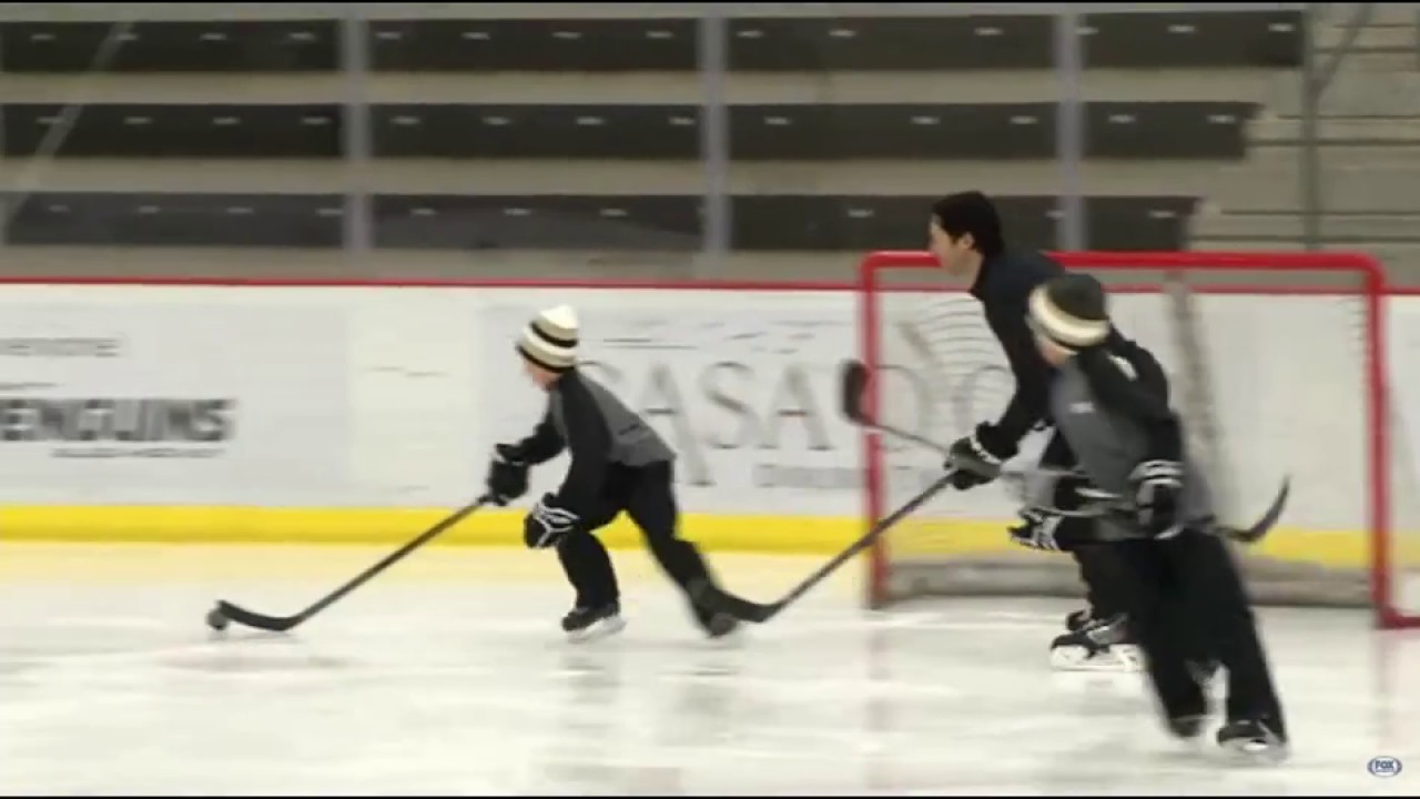 Matt Cullen (dad) playing hockey with his real kids - YouTube