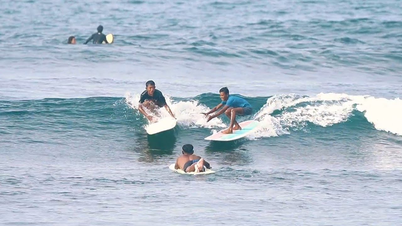 Morning surf Batukaras Bay, Funny dropping in on someone - YouTube