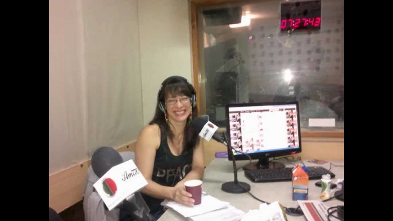 Elizabeth Machado Locutora - YouTube