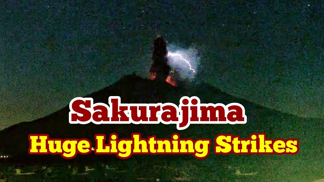 Huge Sakurajima Volcano's Lightning Strikes, Kogoshima, Japan, Indo ...