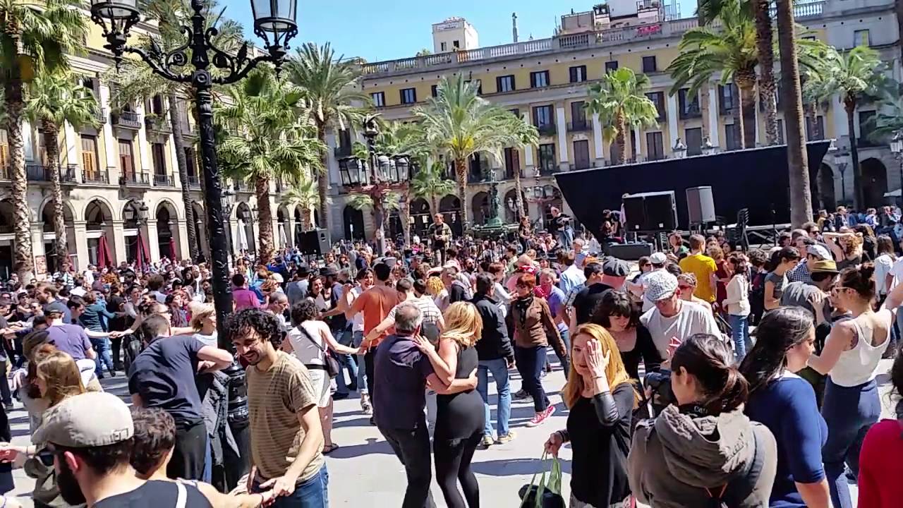 Spain - Barcelona - Flash mob - dance - YouTube
