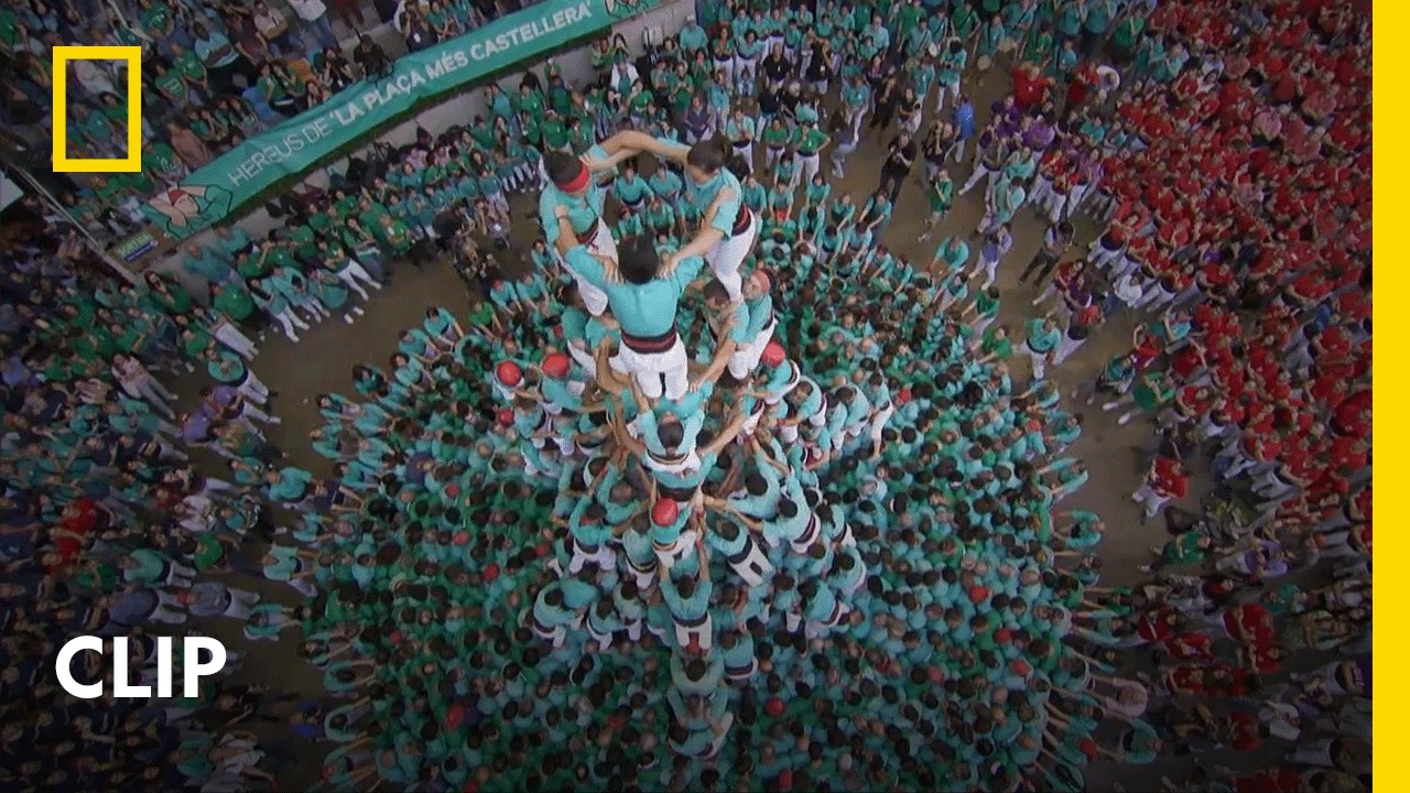 ¿Cómo se forman los castells o torres humanas de Cataluña ...