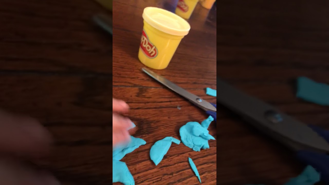 How to make Sonic out of play doh - YouTube