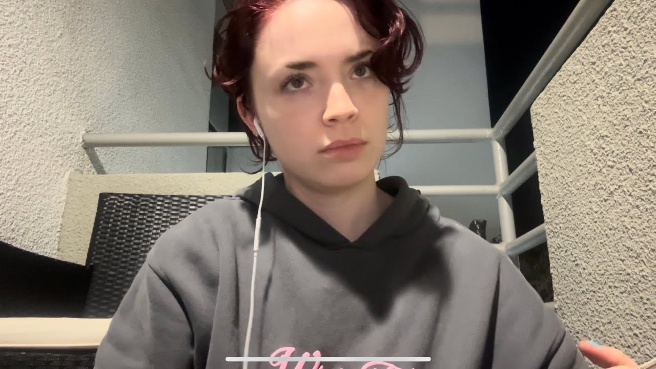 Renegade (Taylor Swift Cover)- Layla Knowles - YouTube