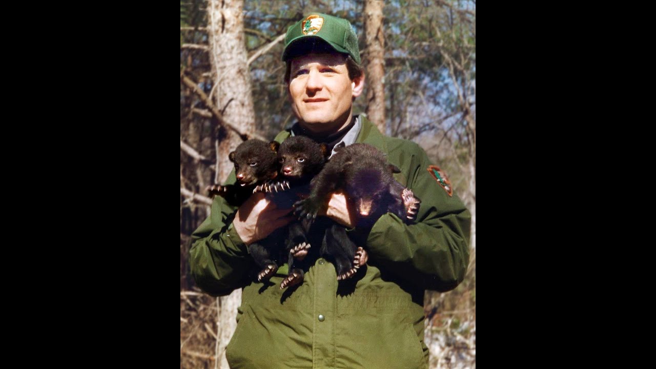 Preview - How We Live: Bear Safety with Kim Delozier - YouTube