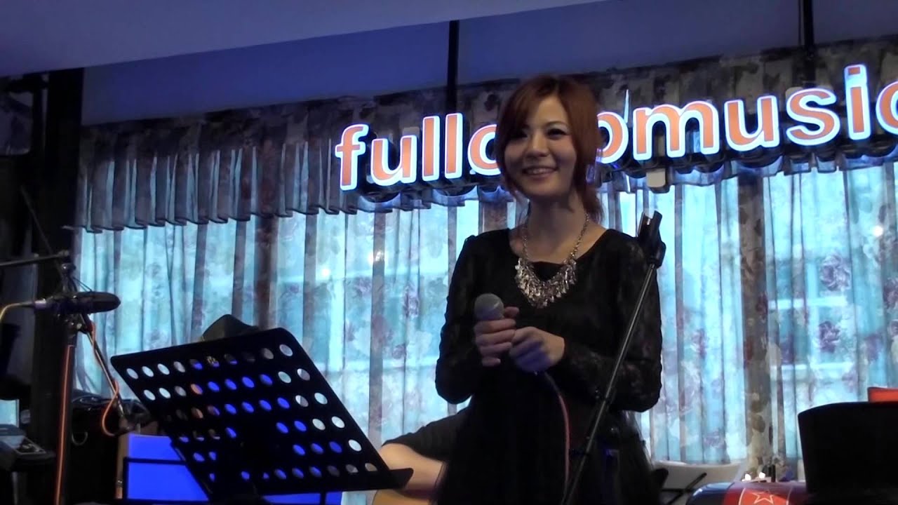 陽光 · 雨 @ Fiona Fung x fullcupmusic 20140420 - YouTube