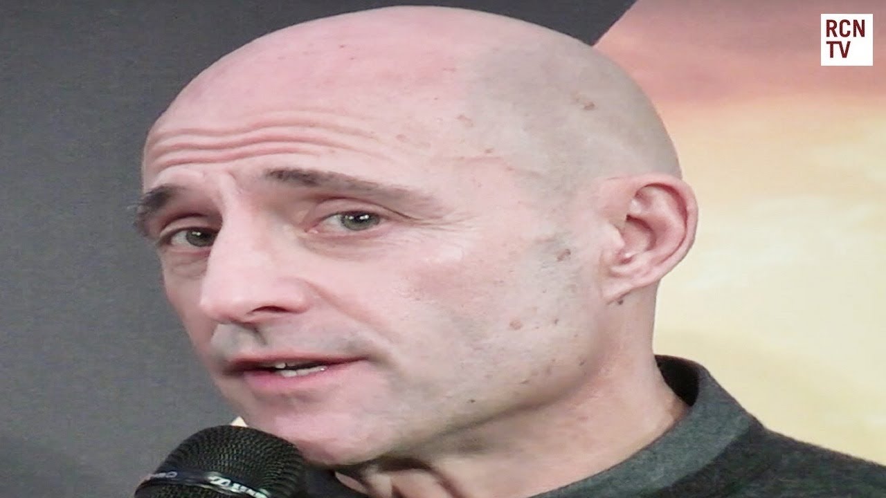 Mark Strong Interview 1917 Premiere - YouTube
