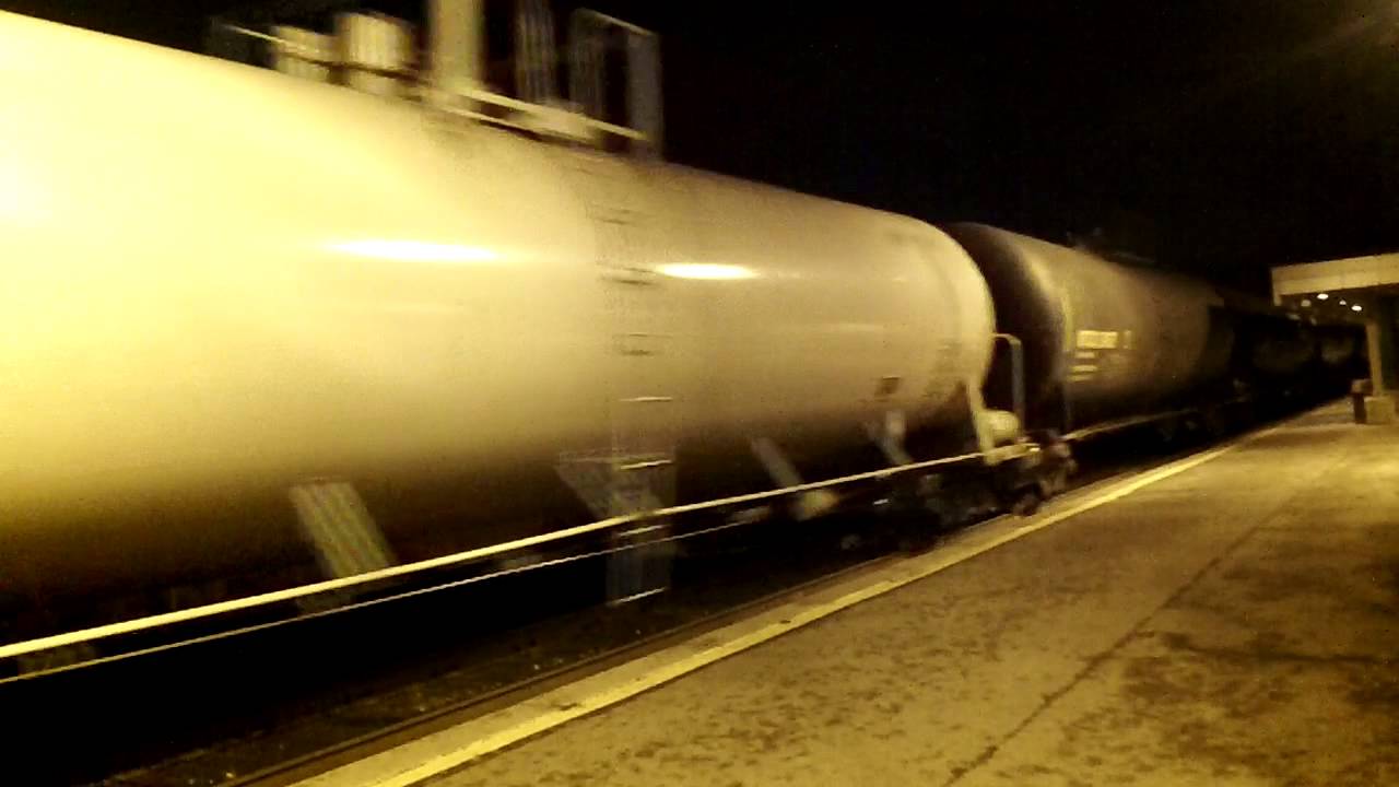 Night Shot/CP 642 w/ CP 6254 (ex SOO 6054), ICE 6416, CP 5749 & CP 8516 ...