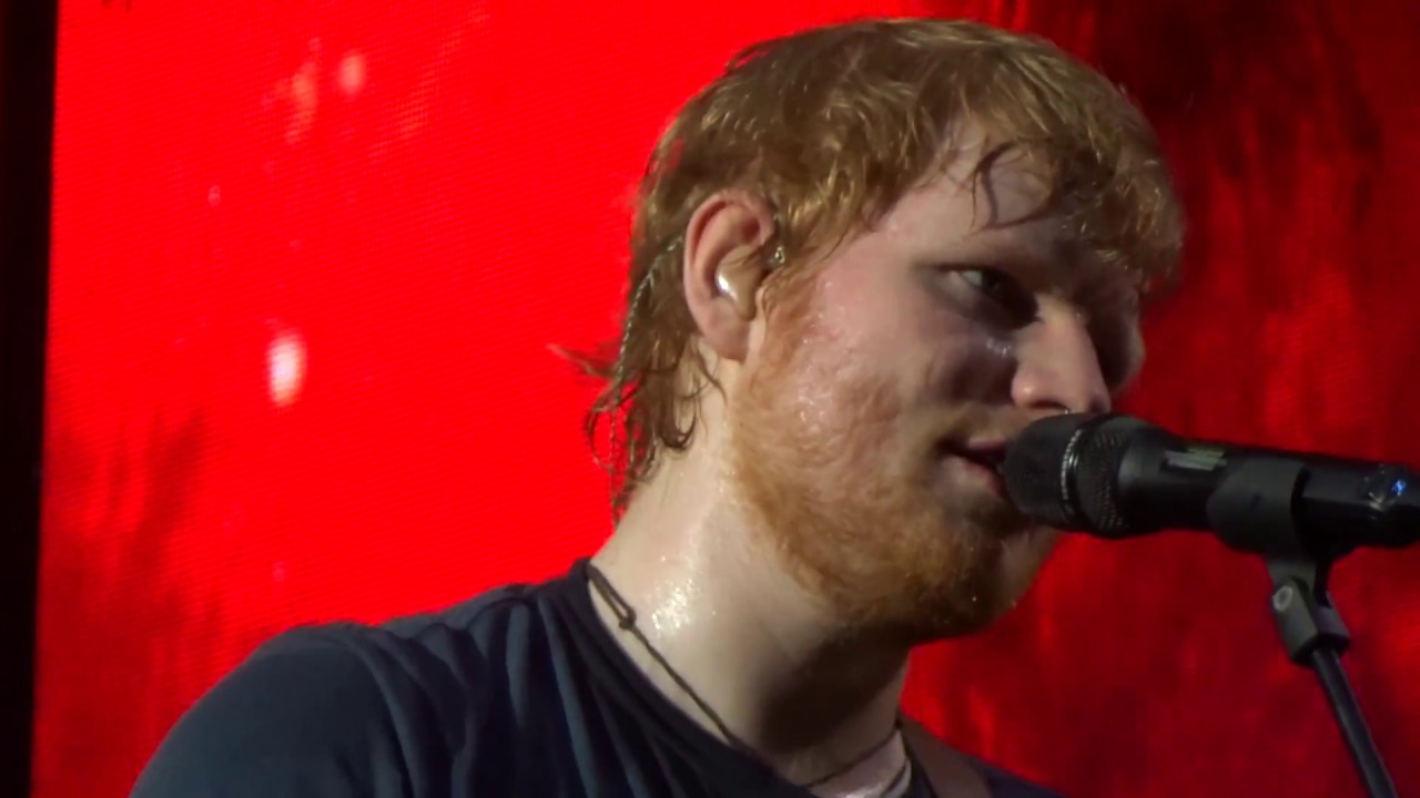 BLOODSTREAM - ED SHEERAN (AMSTERDAM LIVE 2018) - YouTube