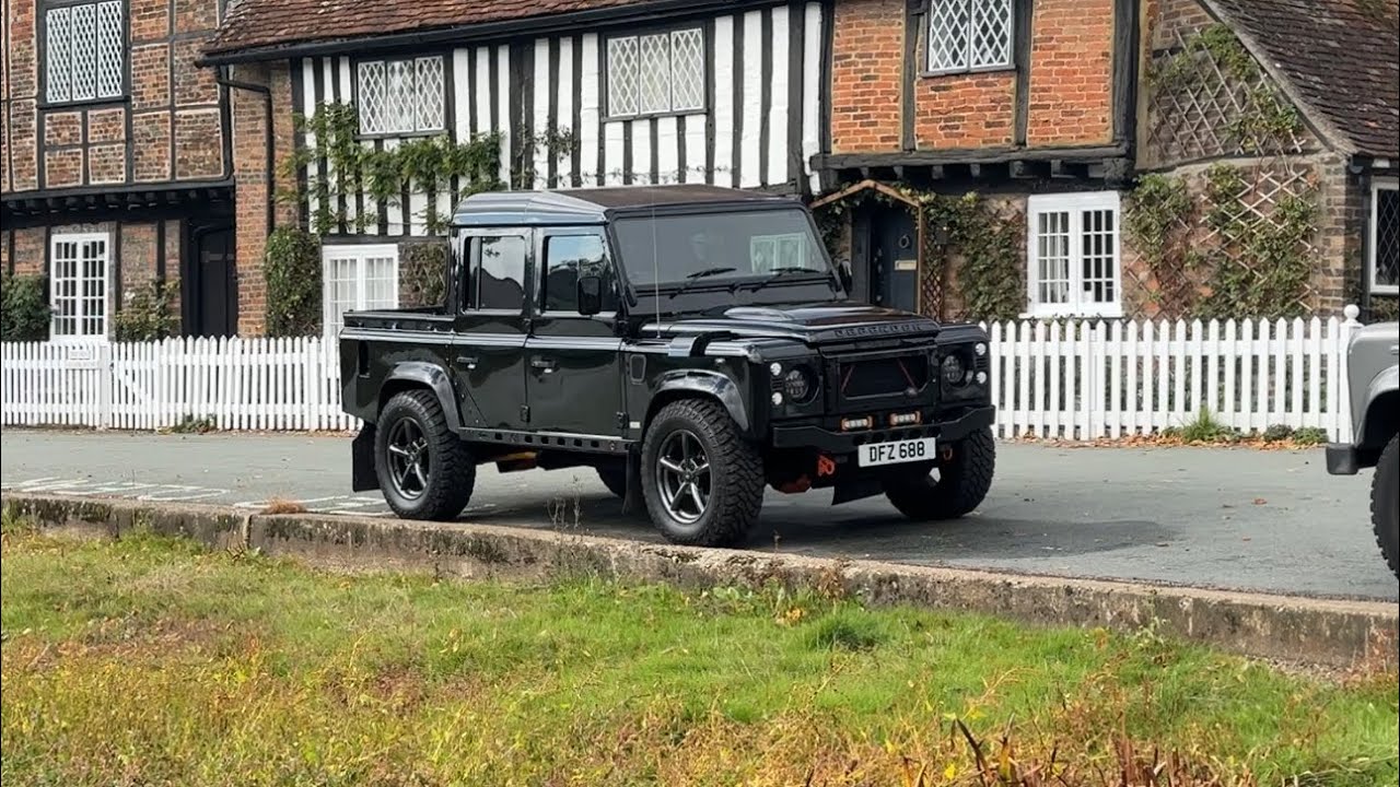 Outstanding modified Defender 110 Doublecab Pick-up!! - YouTube