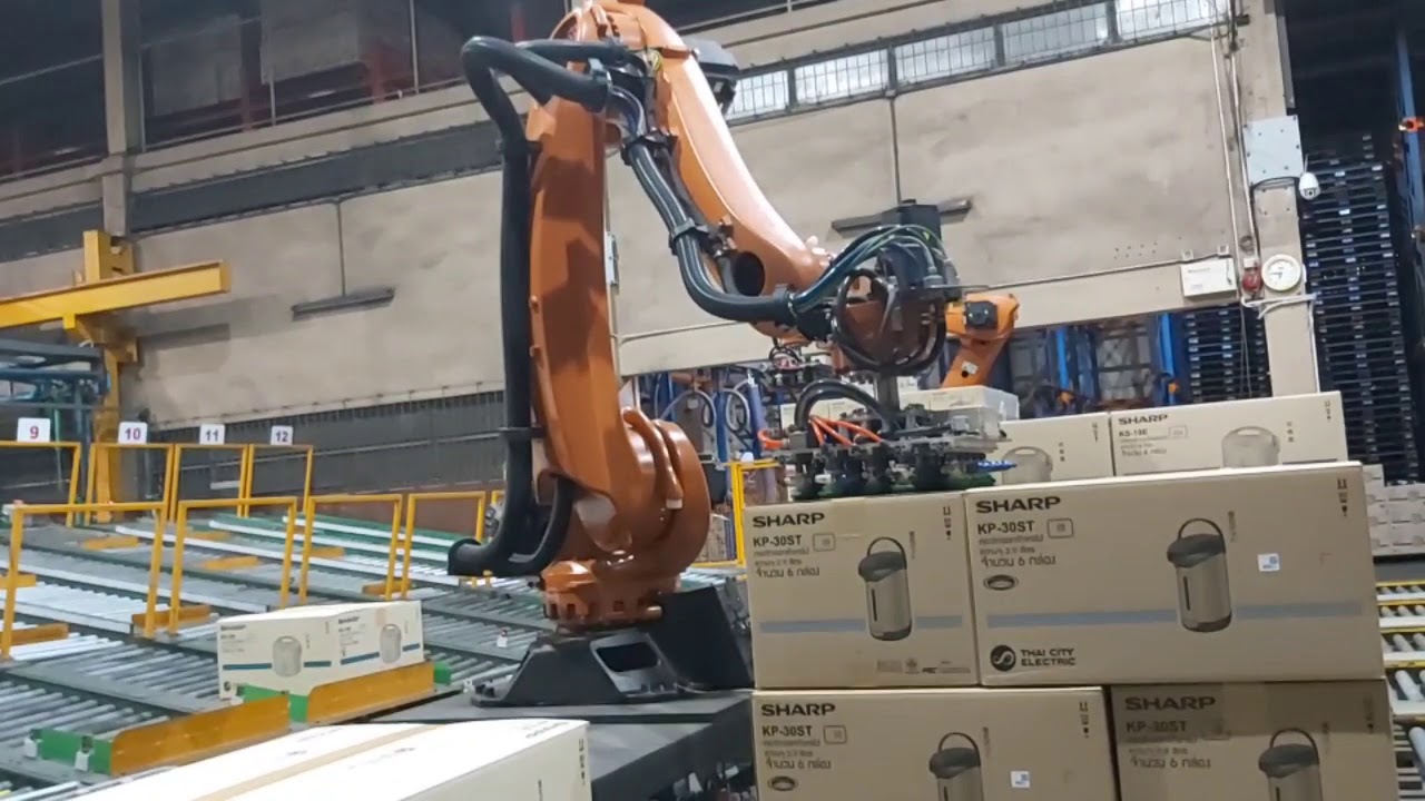 ROBOT KUKA Robot suction box Products - YouTube