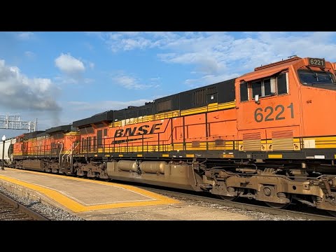 BNSF 6221 leads long ethanol consist with rear DPU- Galesburg IL. - YouTube