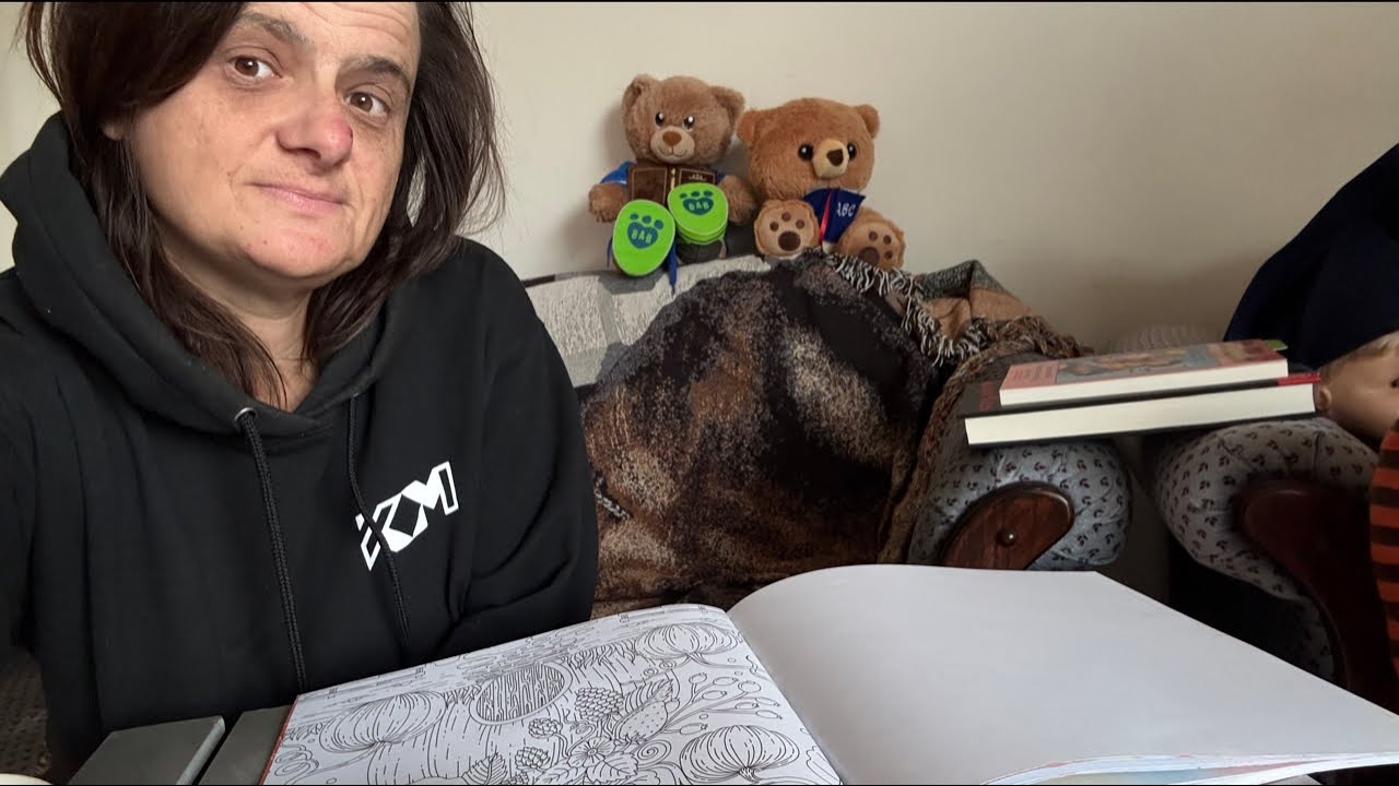 Sunday color and chat 💬 - YouTube