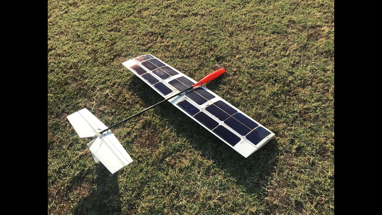 Solare modello acrobatico Aerobatic model aircraft solar cells - YouTube