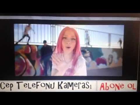 Ece Seçkin - Aman Aman  2. Klip Cep Telefonu Kamerası Farkıyla Bide Böyle Dinleyin