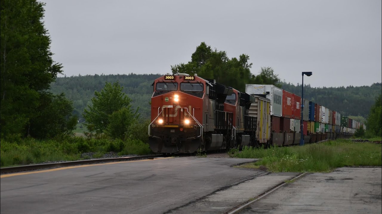 CN Container Train 120 passes by Train Station in Sackville, NB - YouTube