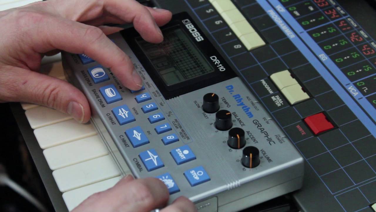 BOSS Dr Rhythm DR-110 - YouTube