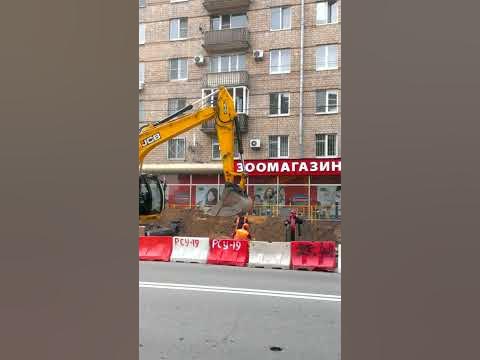 Эскаватор забивает "гвоздь" - YouTube